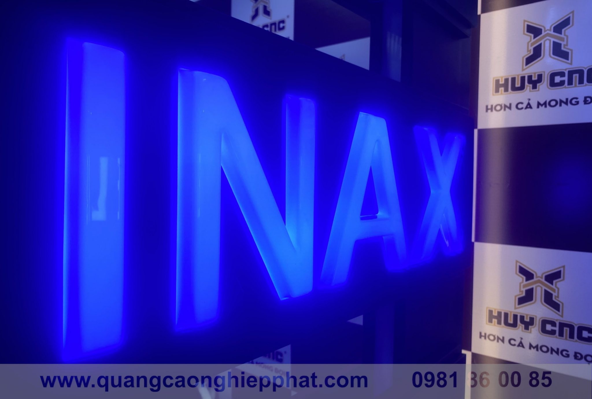 {MỚI NHẤT}Làm logo mica gắn led sáng chân | 0981860085